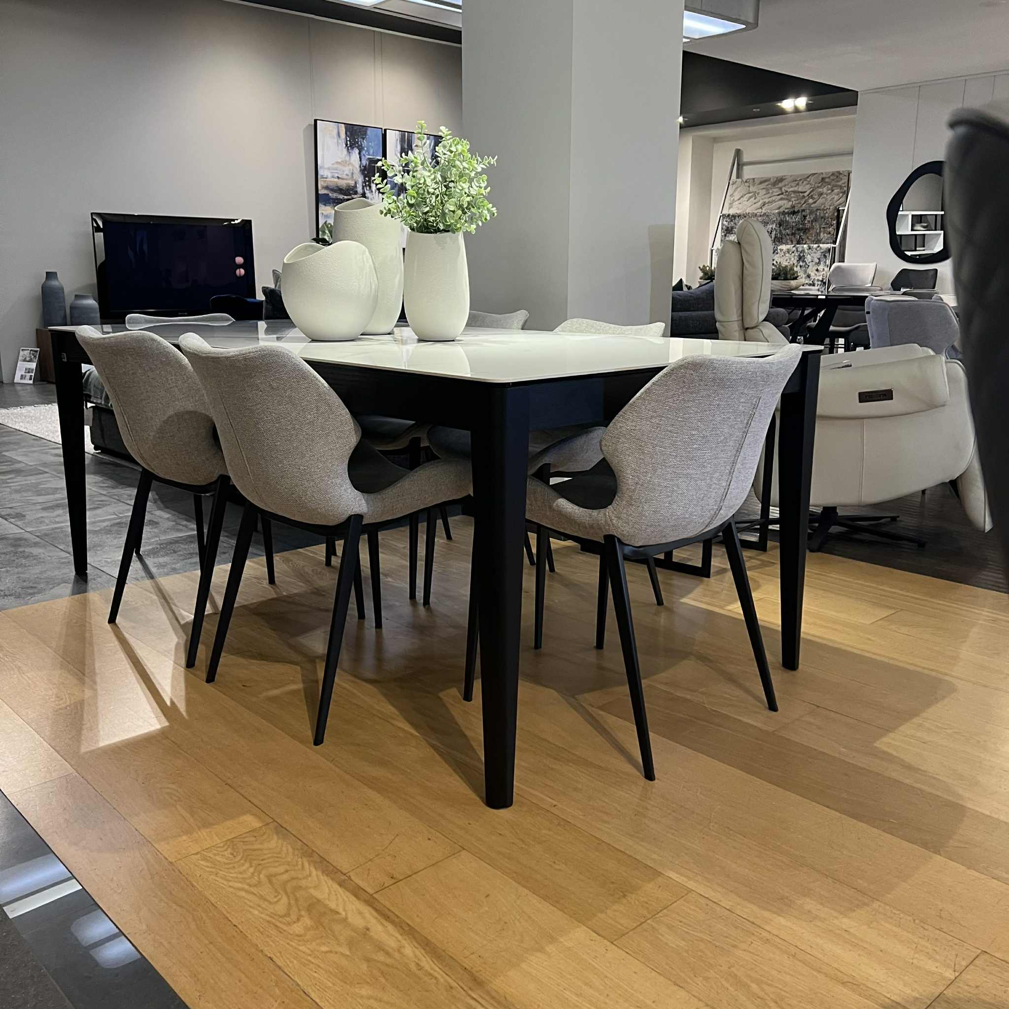Alaska Dining Table Clearance – Gainsville