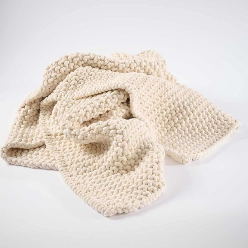 Beautiful Marco Ivory Throw | Gainsville Furniture